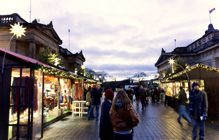 Edinburgh Christmas Markets 2024 | Dates, Hotels & More - Christmas ...