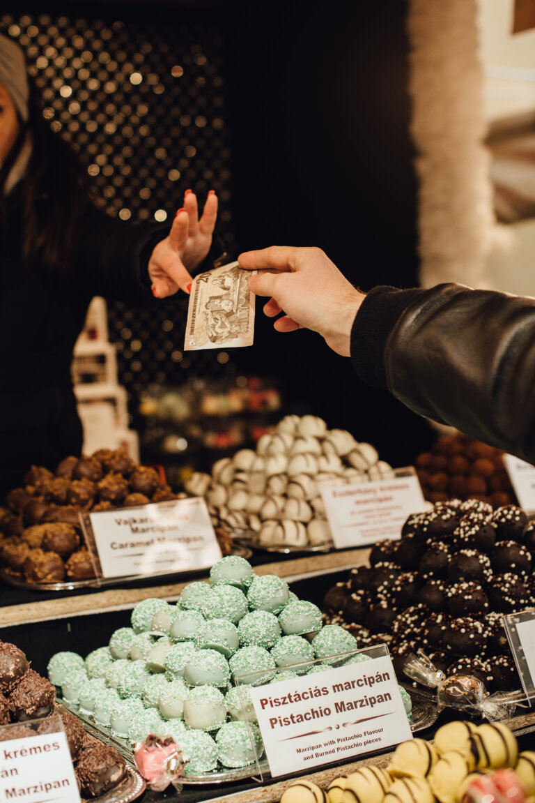 20+ Delicious Christmas Market Foods to Try in Europe This Winter ...