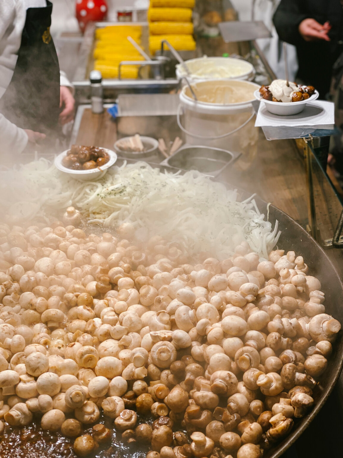 20+ Delicious Christmas Market Foods to Try in Europe This Winter ...